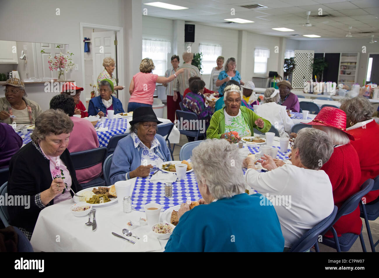 Lunch program senior citizens hi-res stock photography and images - Alamy