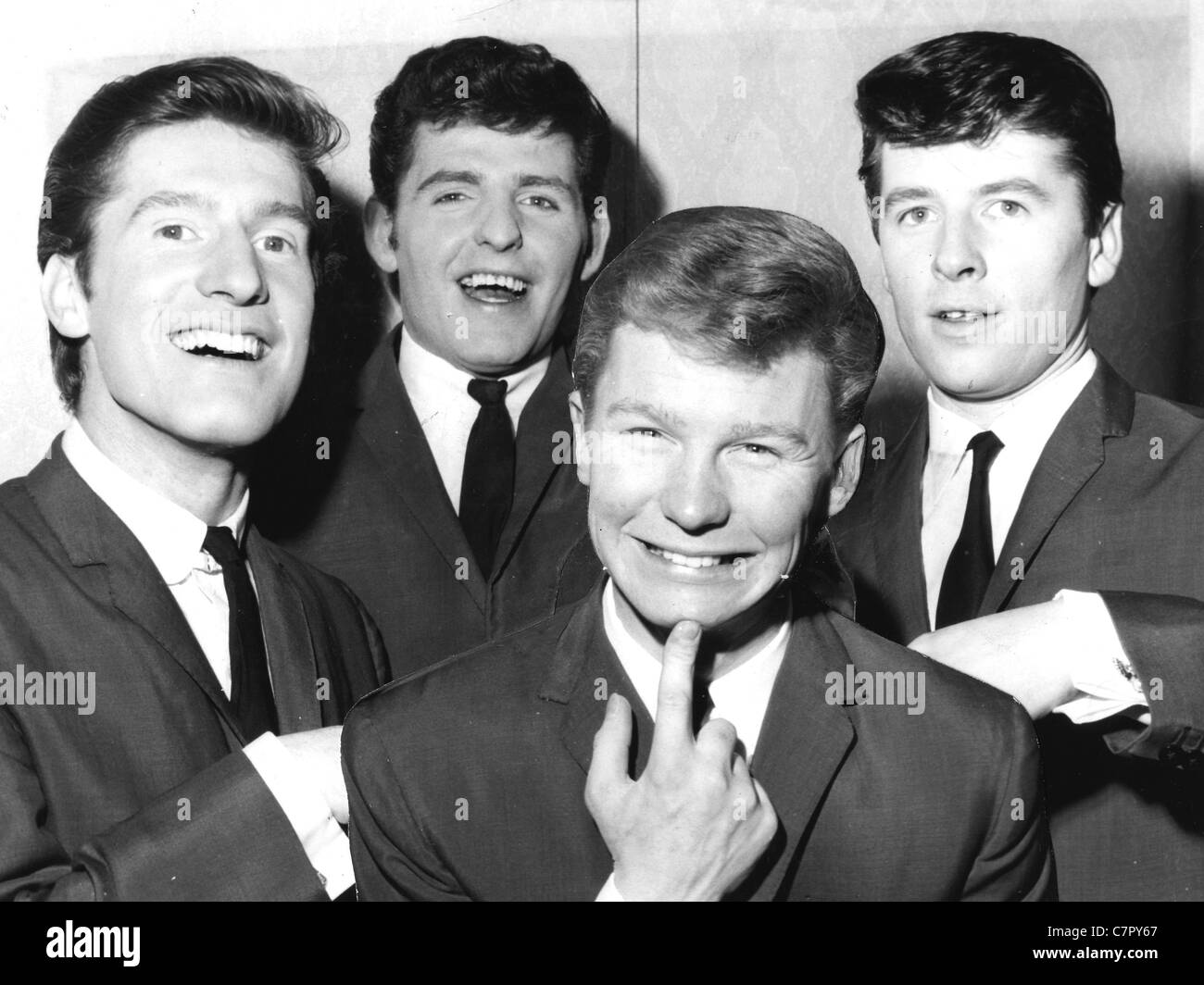THE SEARCHERS UK pop group in 1964. From left: Chris Curtis, Tony ...