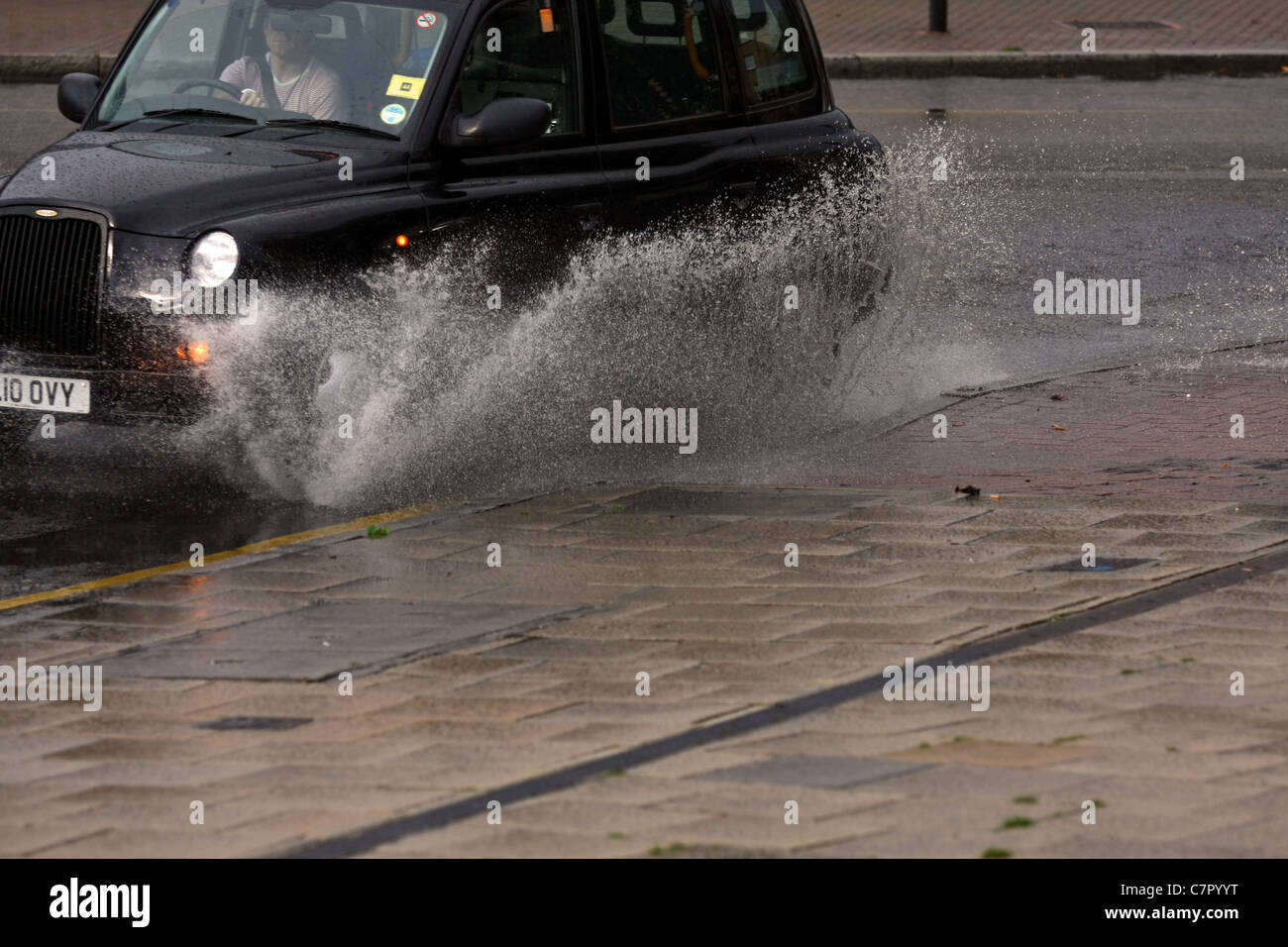 Pavement splash vehicle hi-res stock photography and images - Alamy