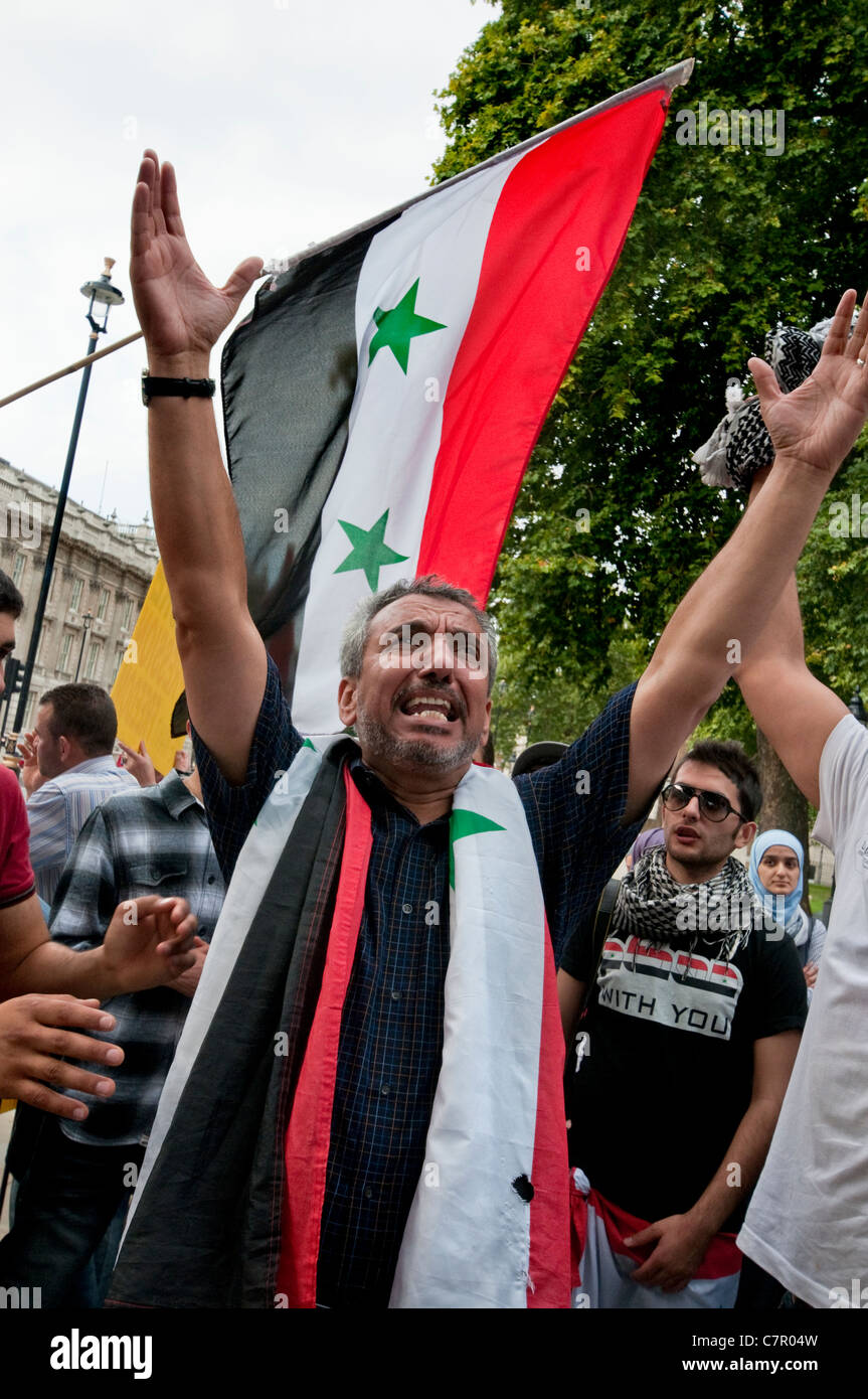 Syrian revolution flag hi-res stock photography and images - Alamy