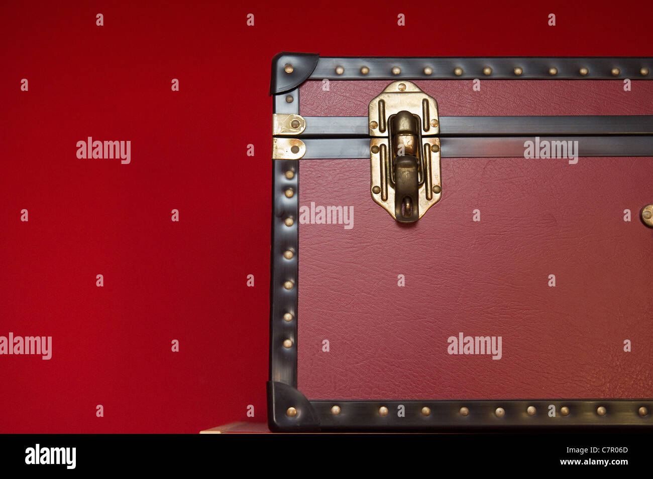 Wardrobe trunk hi-res stock photography and images - Alamy