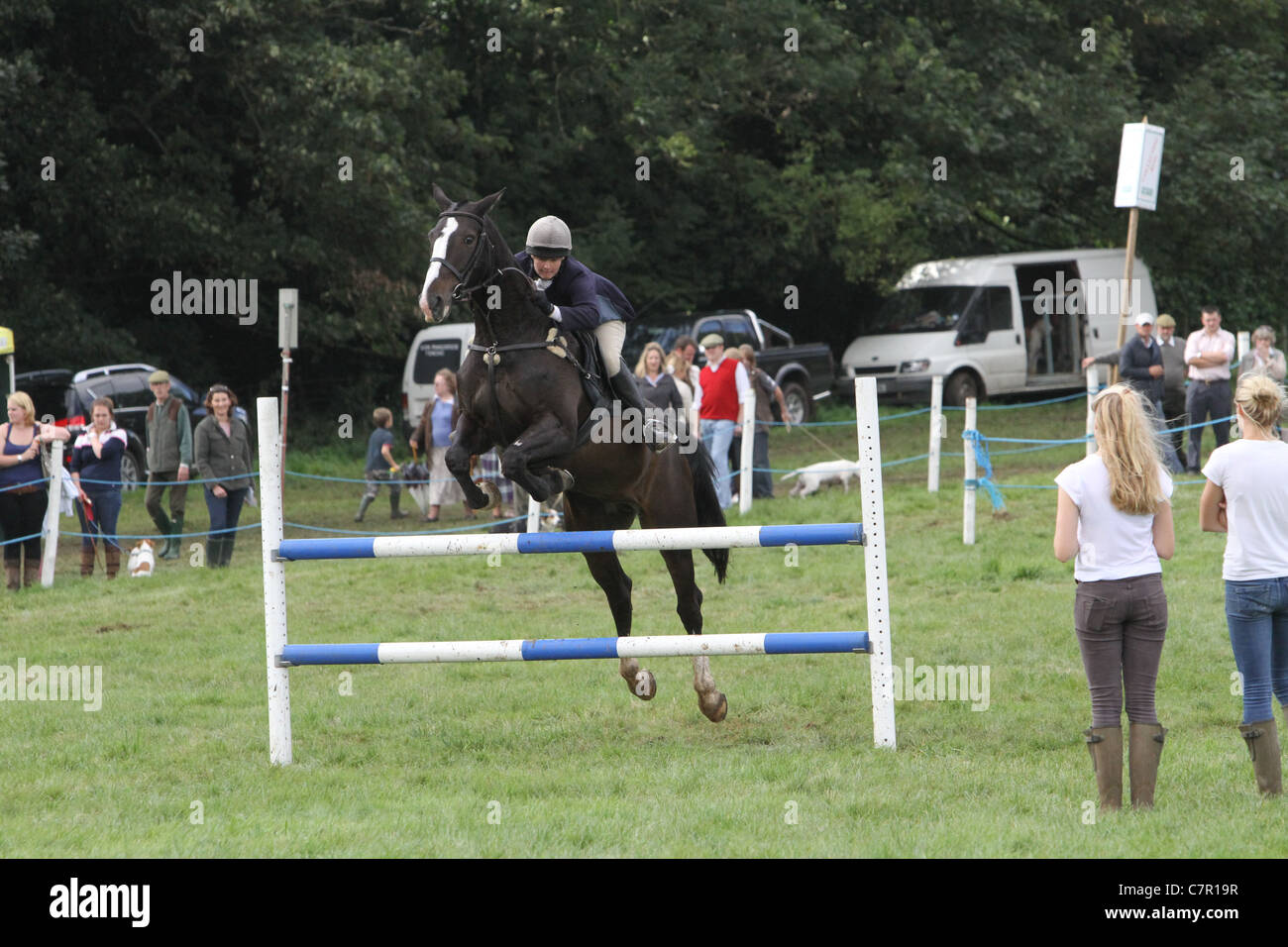 Relay hunting hi-res stock photography and images - Alamy