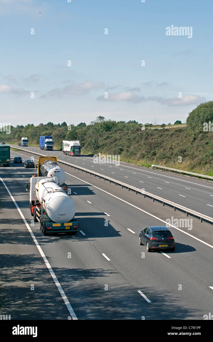 Tanker truck or lorry on road or motorway Stock Photo - Alamy