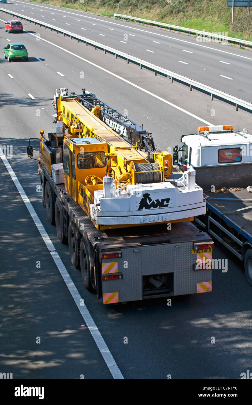 Mobile crane motorway hi-res stock photography and images - Alamy