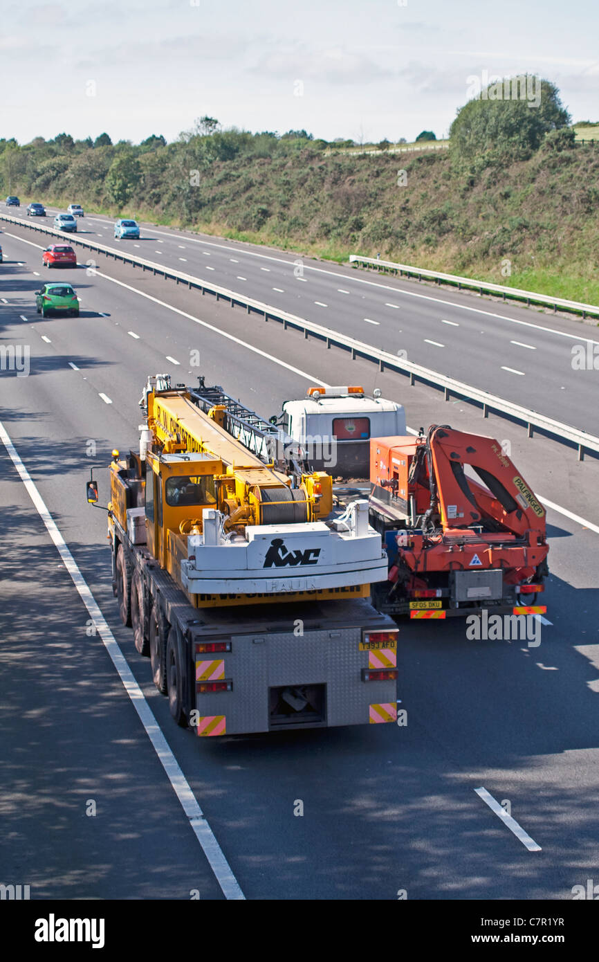 Mobile crane motorway hi-res stock photography and images - Alamy