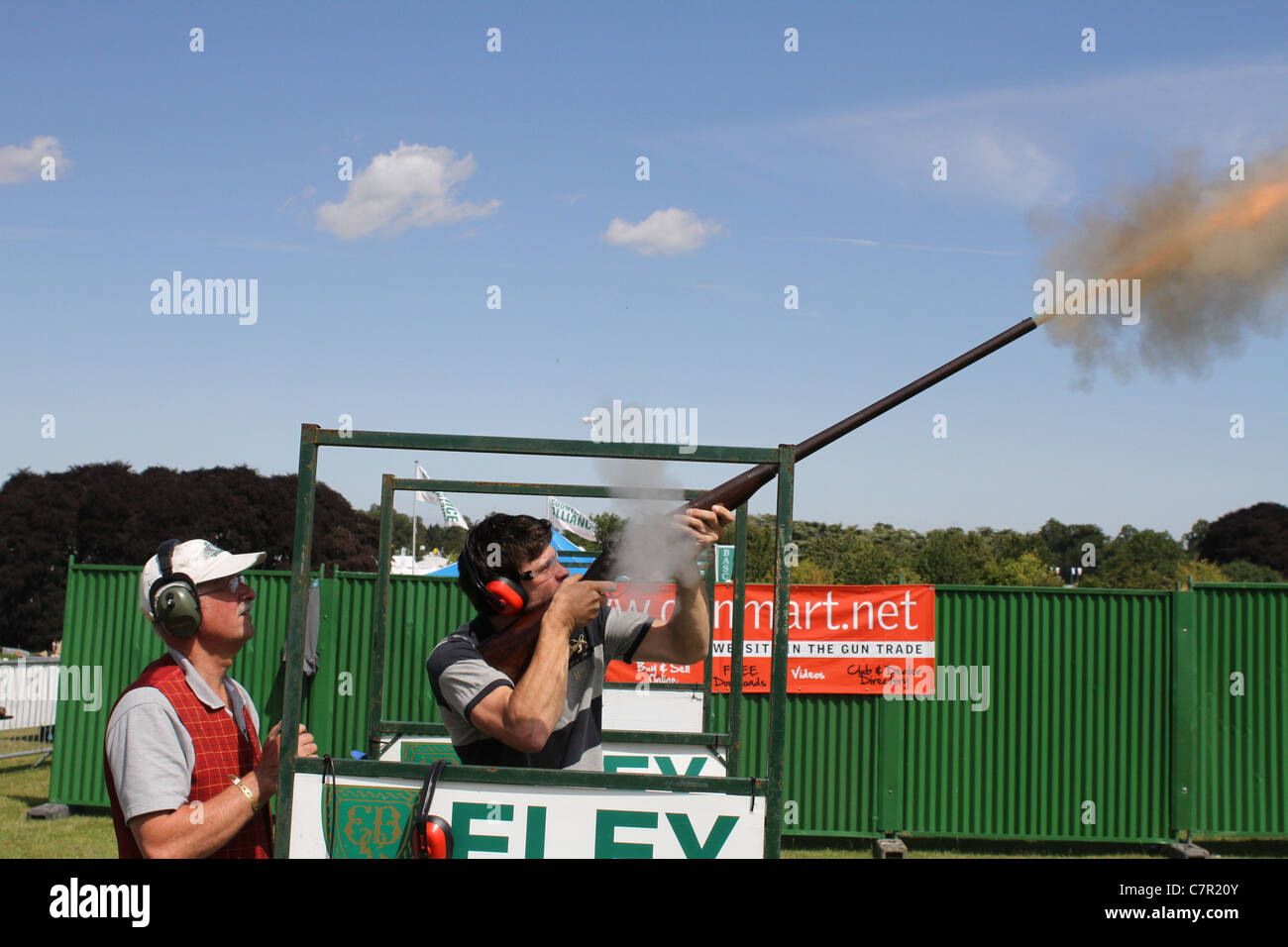 Black powder shooting hi-res stock photography and images - Alamy