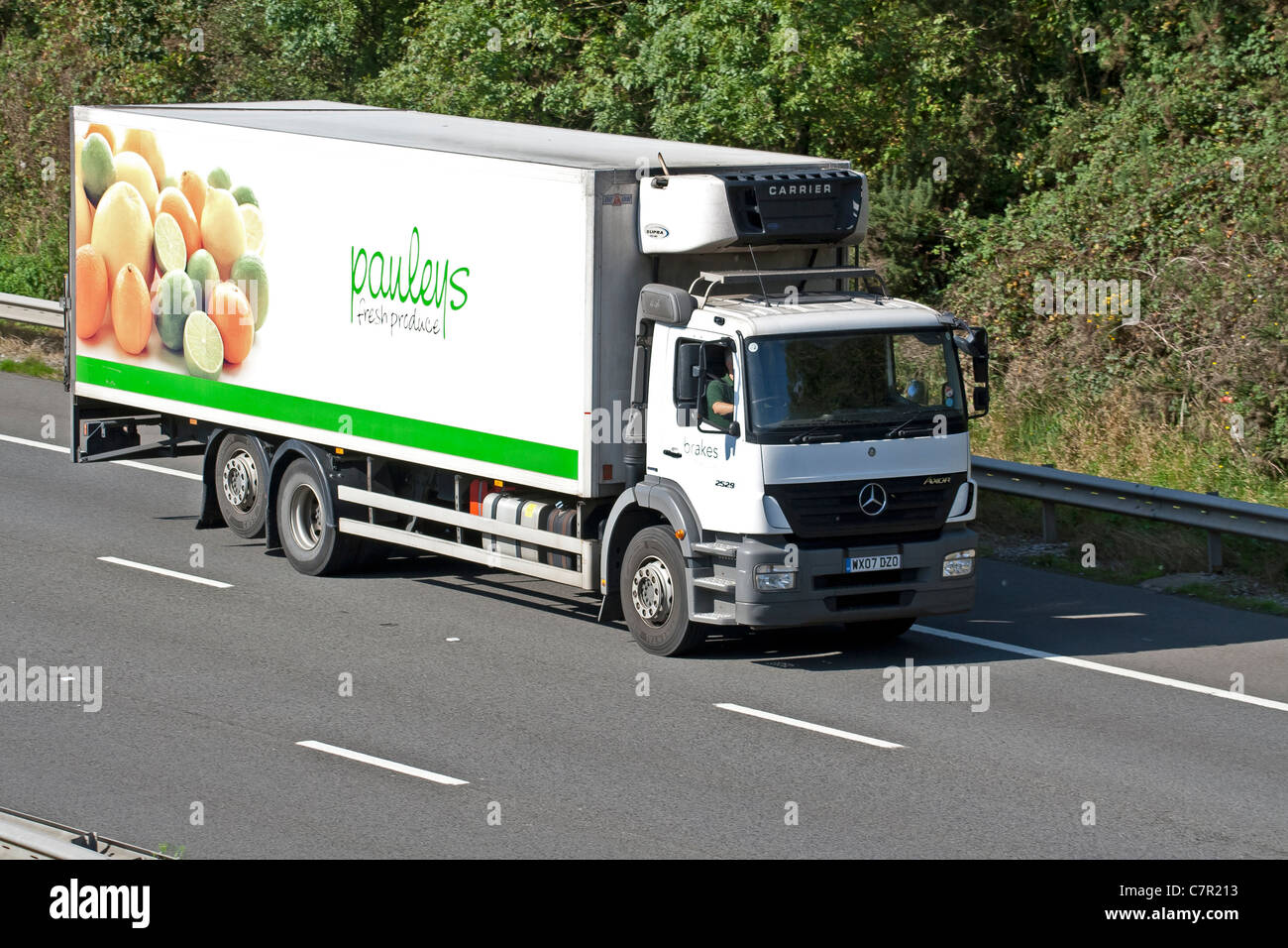 Large lorries hi-res stock photography and images - Alamy