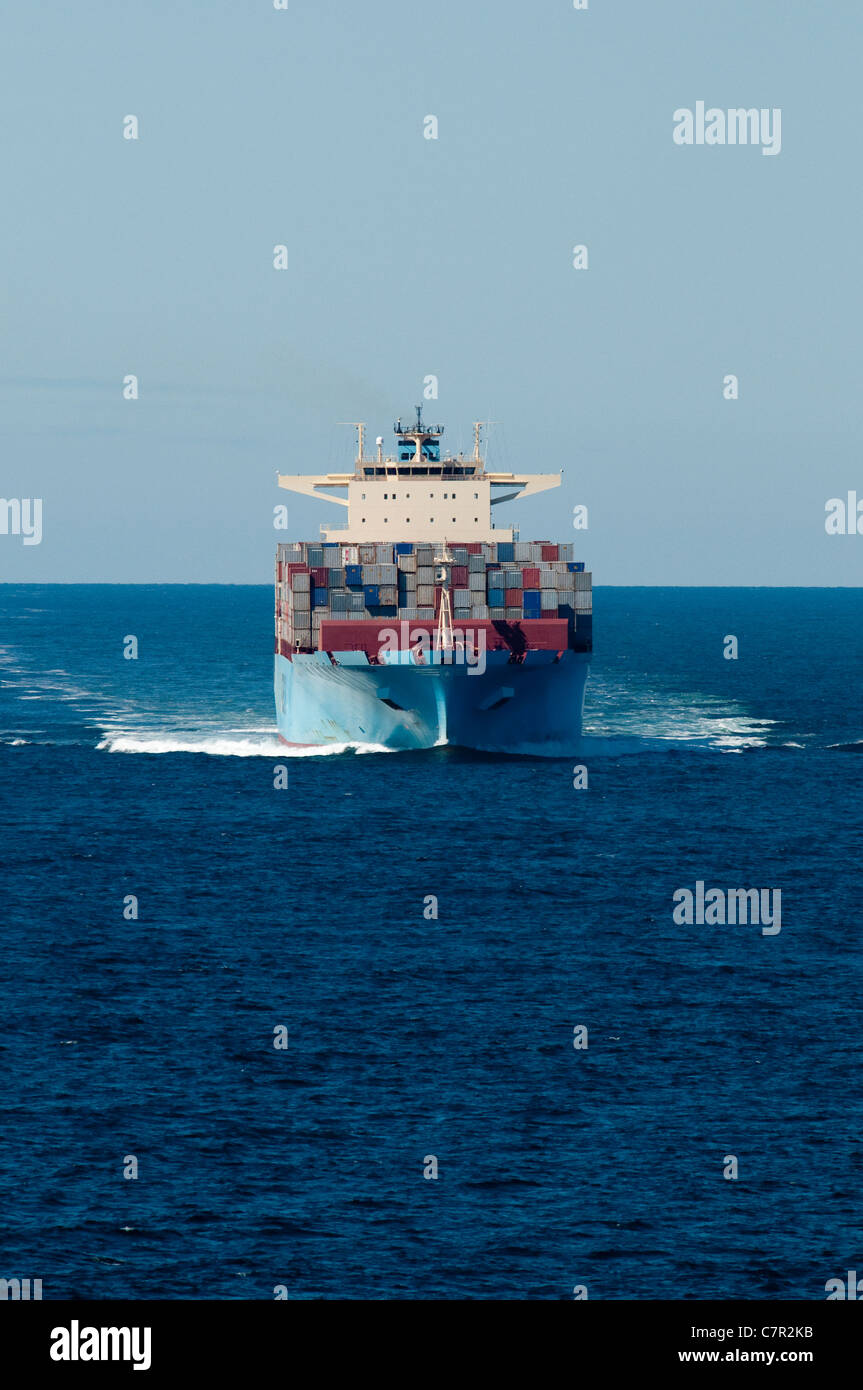Massive container ship hi-res stock photography and images - Alamy