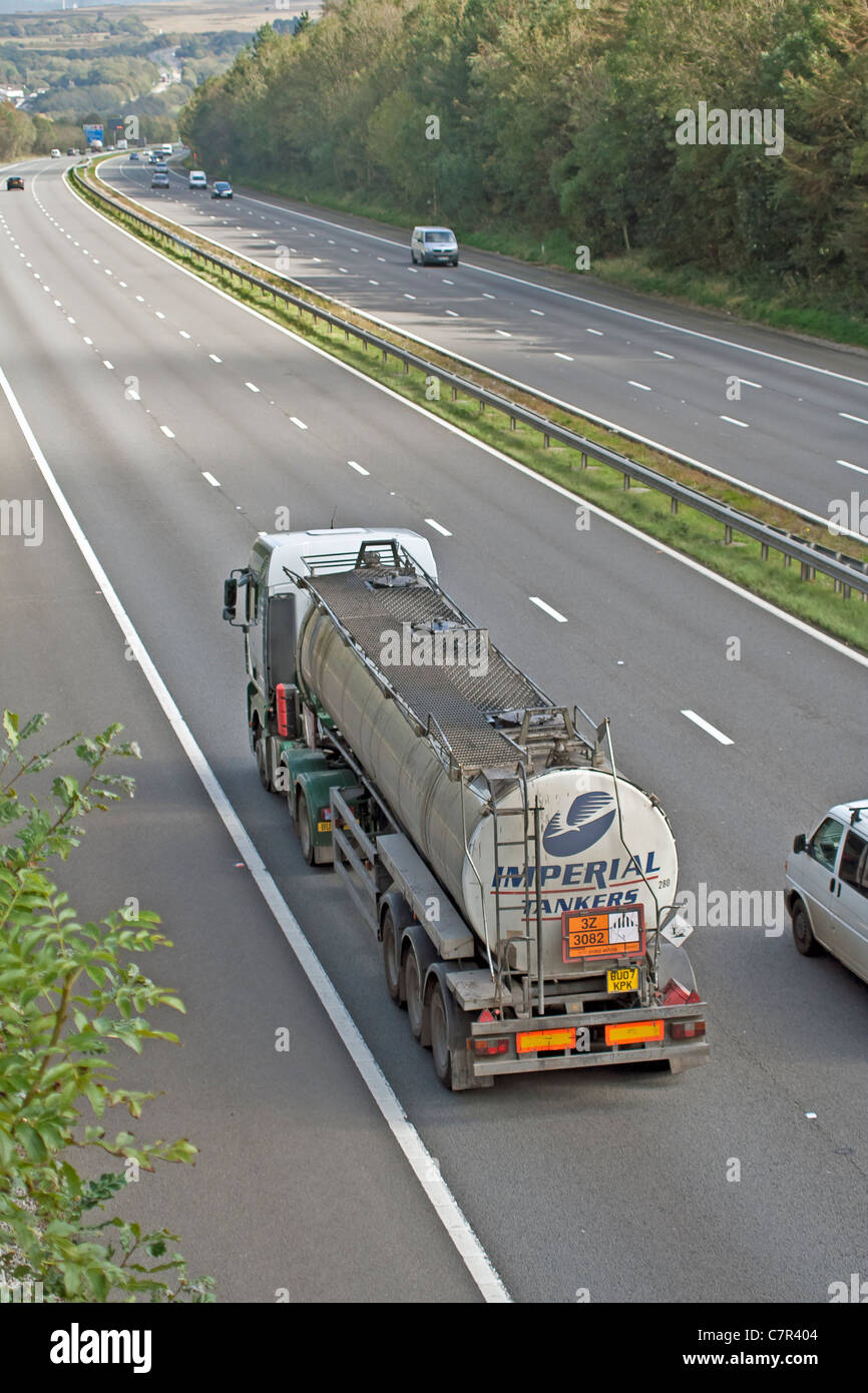 Oil truck hi-res stock photography and images - Alamy