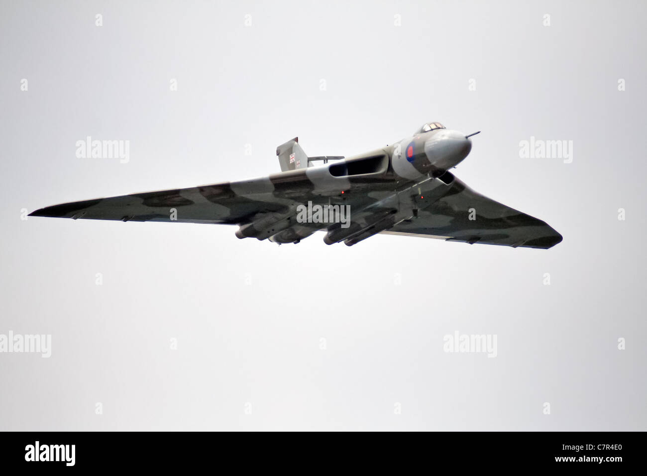 The Avro Vulcan XH558 performed a stunning display at the Farnborough ...