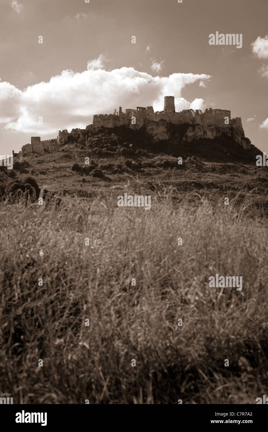 Slovakia spis unesco spis castle hi-res stock photography and images ...
