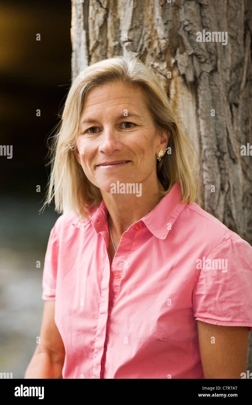 Outdoor summertime portrait of attractive woman Stock Photo - Alamy