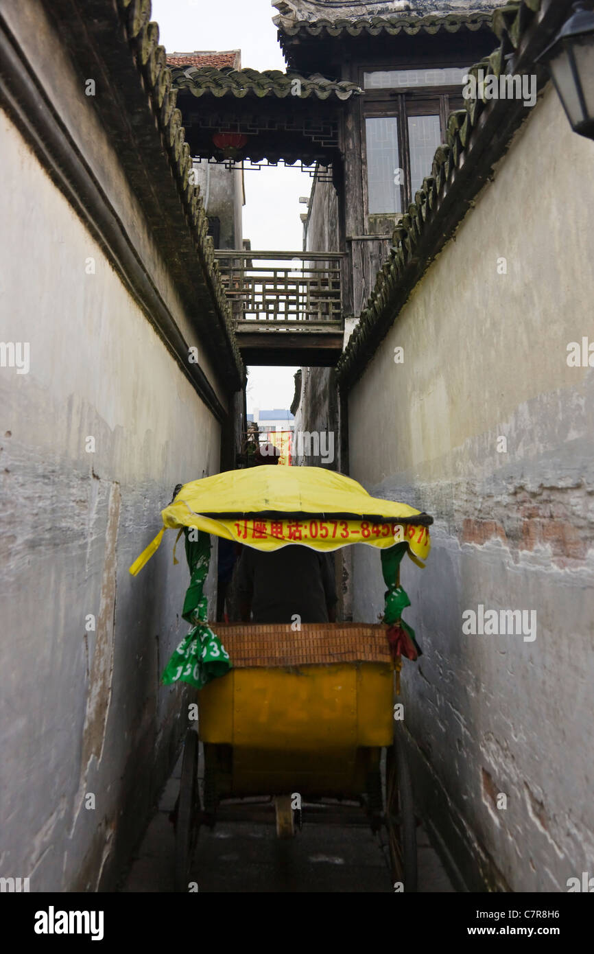 Old rickshaw china hi-res stock photography and images - Alamy
