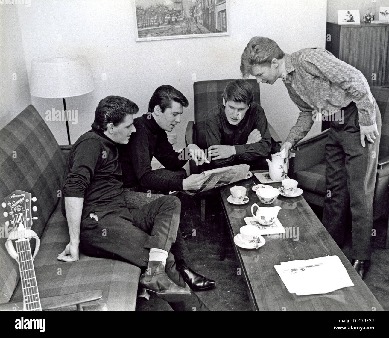 SEARCHERS UK pop group in 1964. From left: Tony Jackson, Mike Pender ...