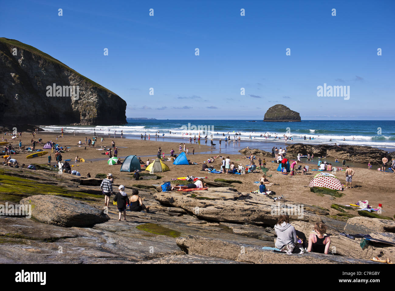 Gull rock cornwall trebarwith hi-res stock photography and images - Alamy