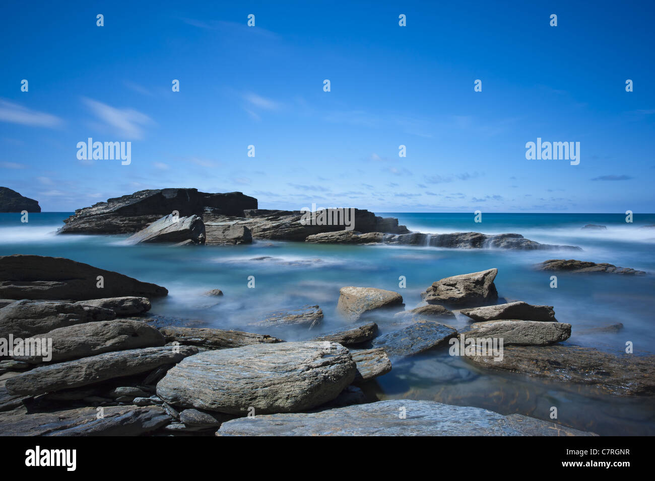 Long exposure trebarwith strand hi-res stock photography and images - Alamy