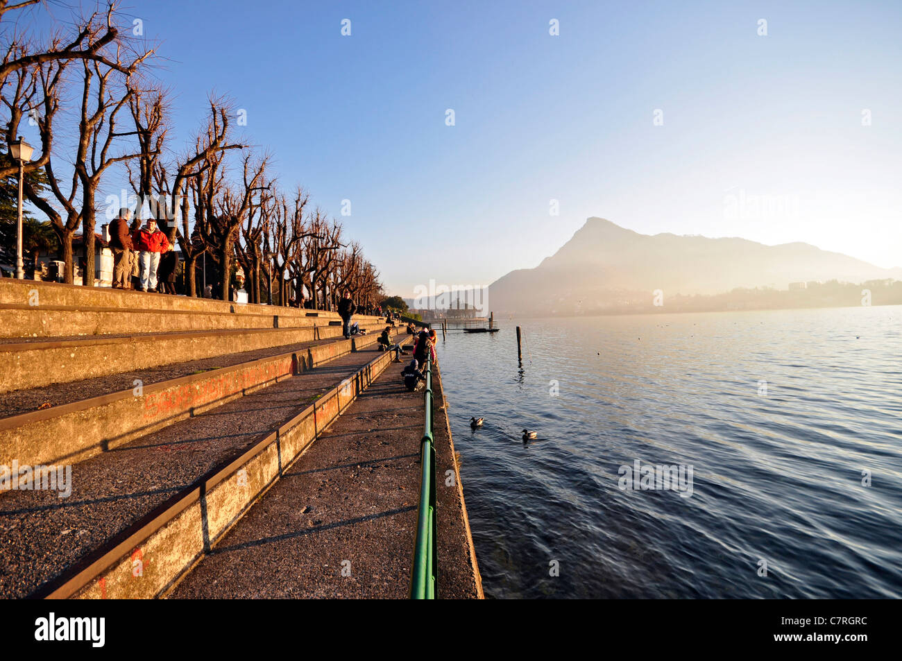 Beach lake como italy hi-res stock photography and images - Alamy