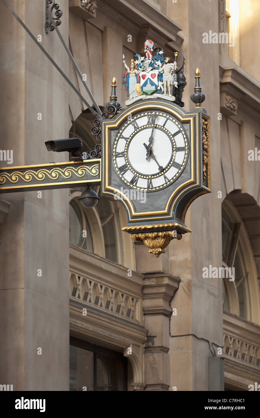 Old english clock hi-res stock photography and images - Alamy