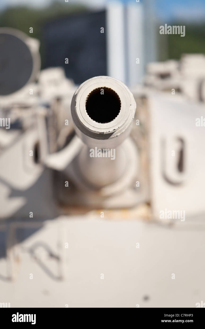 Looking down the barrel of a gun Stock Photo - Alamy