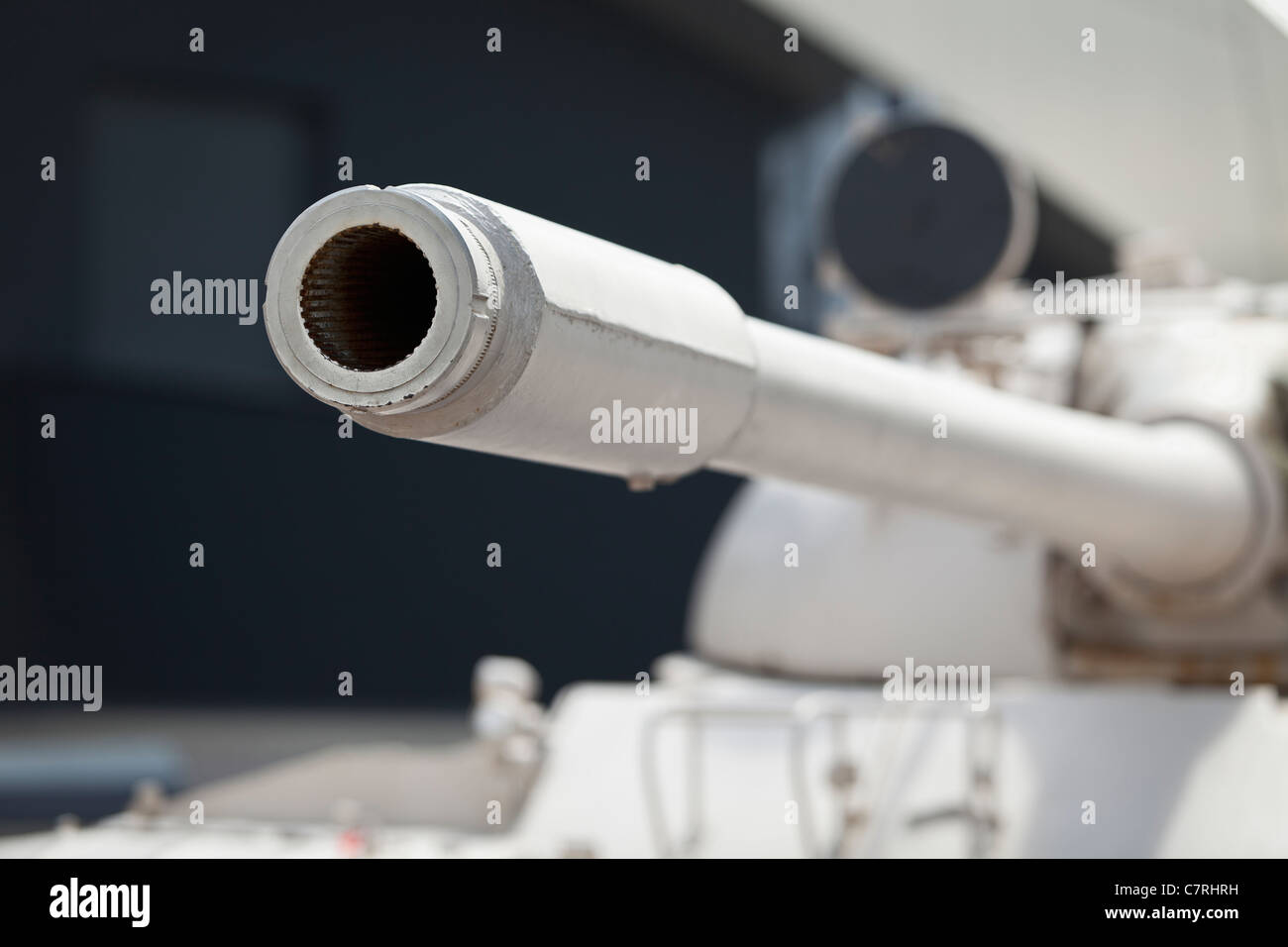 Looking down the barrel of a gun Stock Photo - Alamy