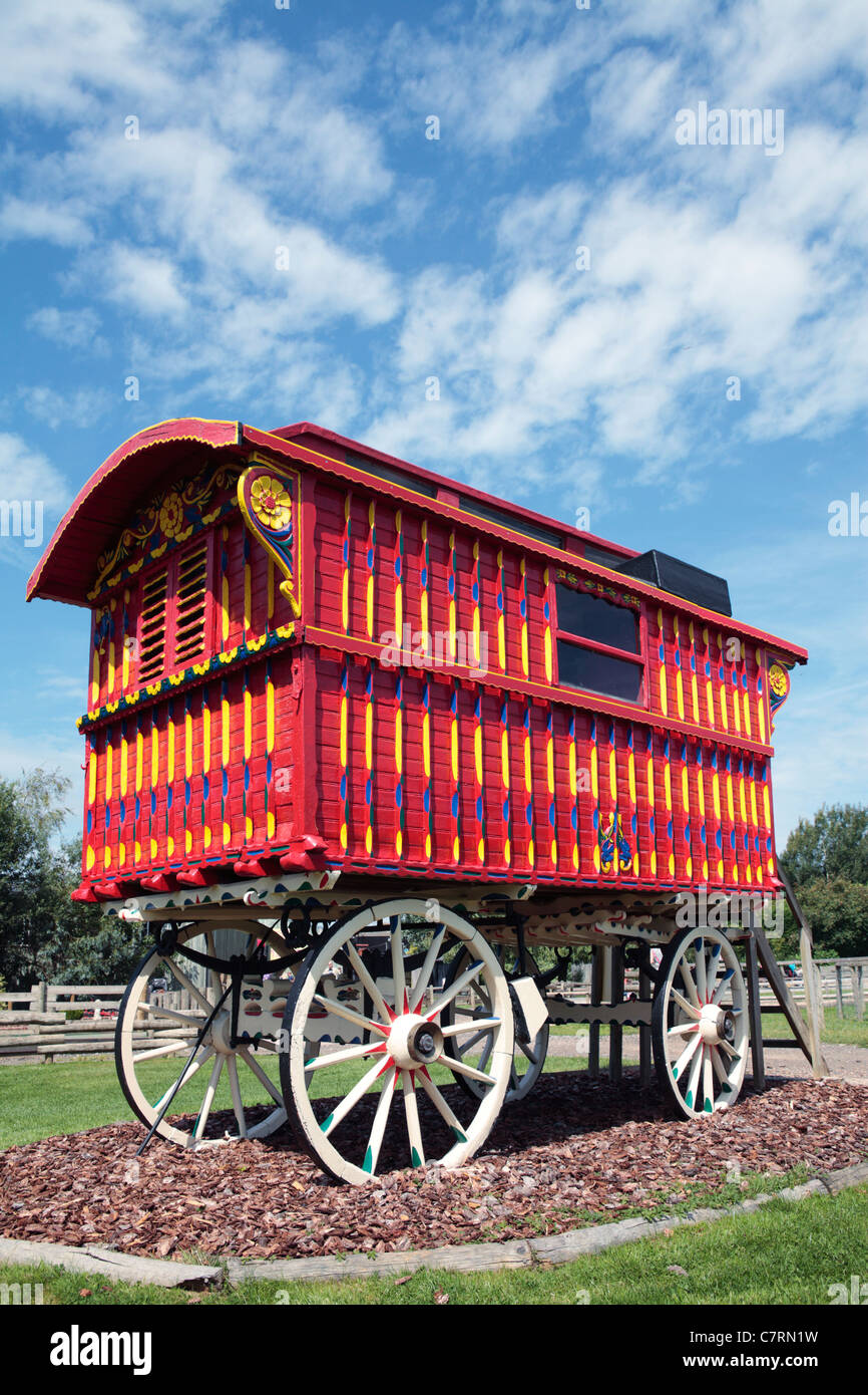 Traditional gypsy caravan hi-res stock photography and images - Alamy