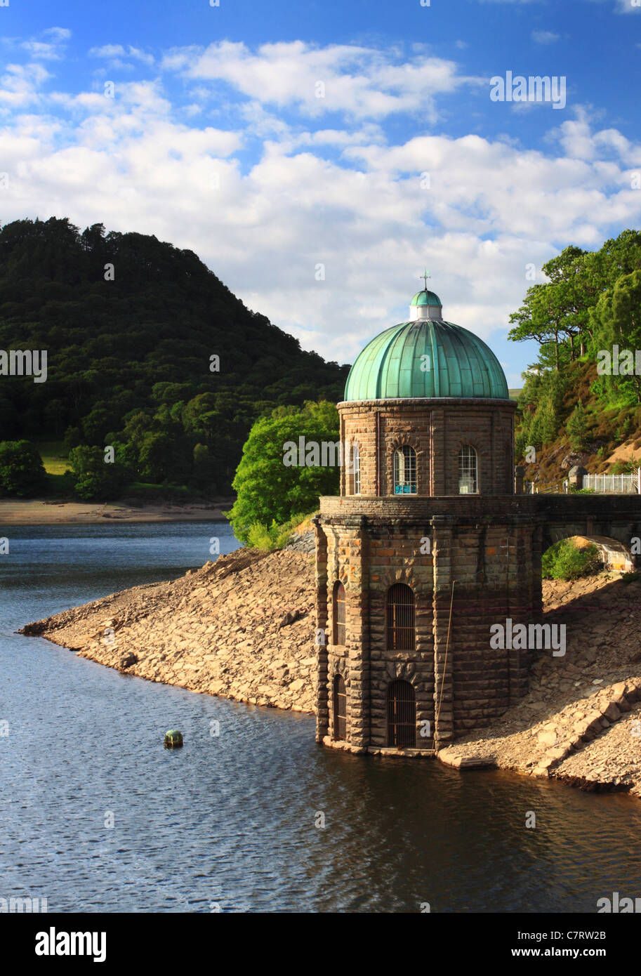 The Foel Tower on Careg-ddu reservoir, Elan Valley, Powys, Wales ...