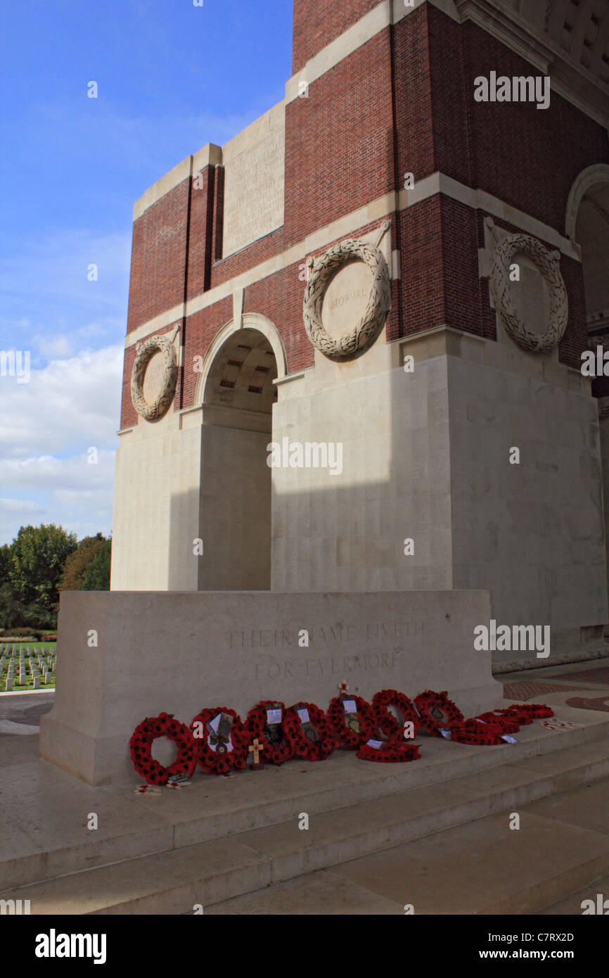 Thiepval memorial to the dead and missing soldiers at the battle of the ...