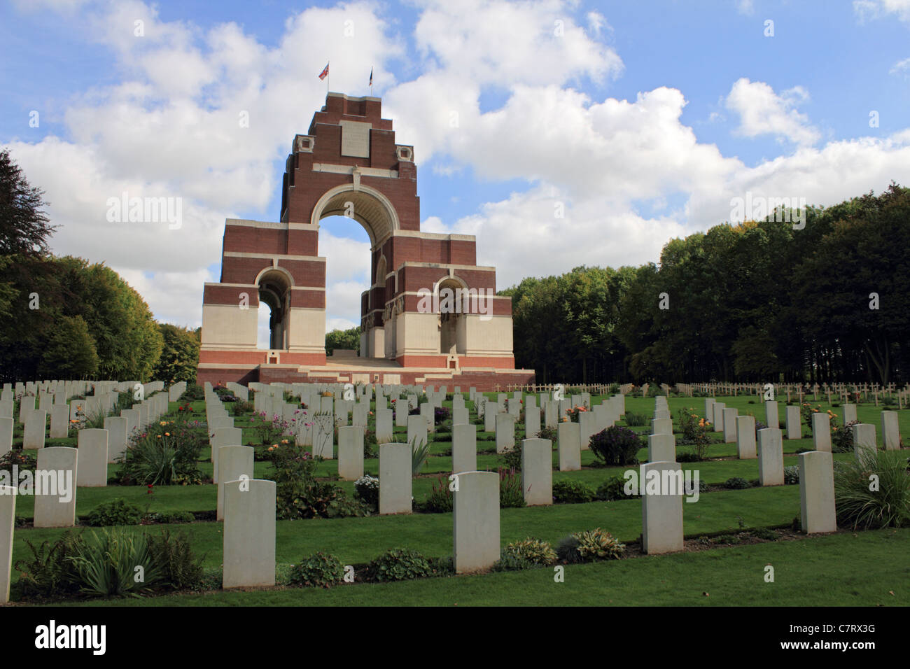 Thiepval memorial to the dead and missing soldiers at the battle of the ...
