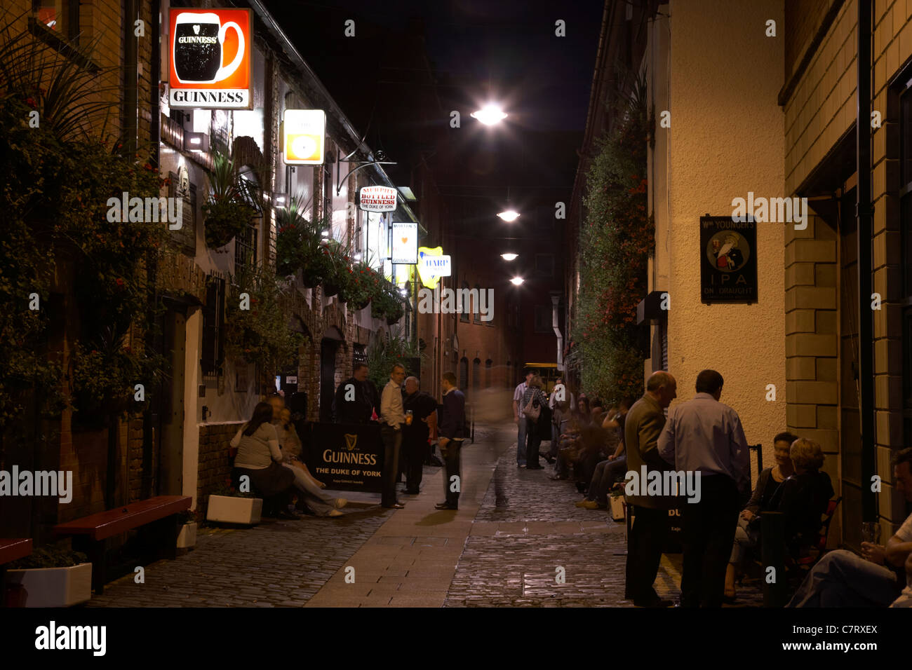 Belfast city centre nightlife hi-res stock photography and images - Alamy