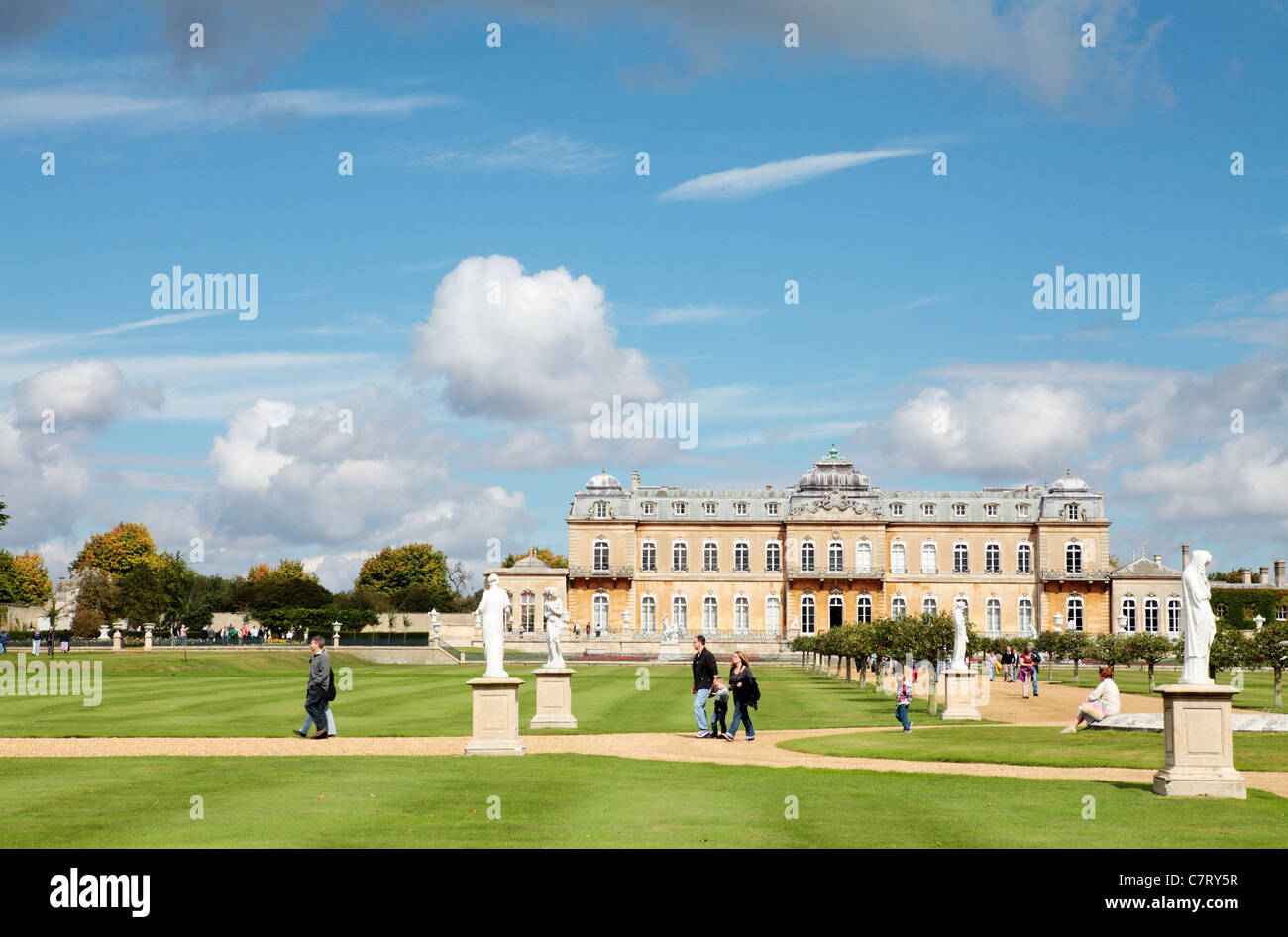 Wrest hi-res stock photography and images - Alamy