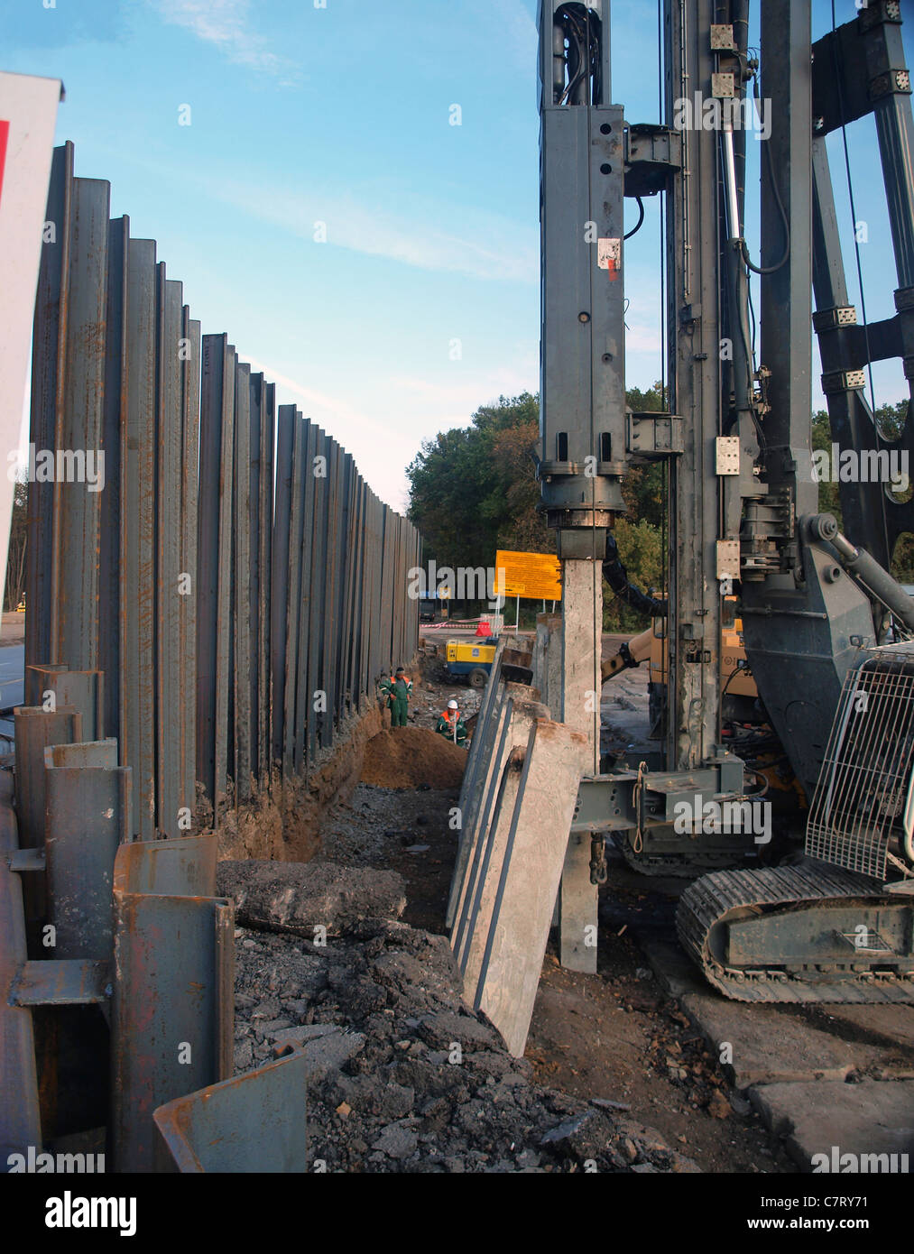 Pile driving hammer hi-res stock photography and images - Alamy
