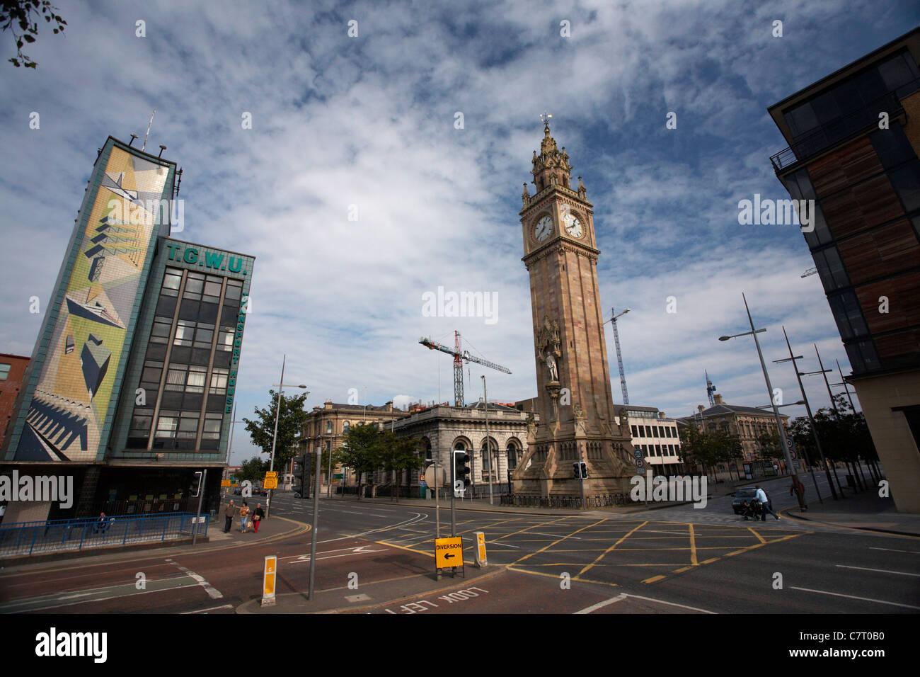 Northern ireland queens square hi-res stock photography and images - Alamy