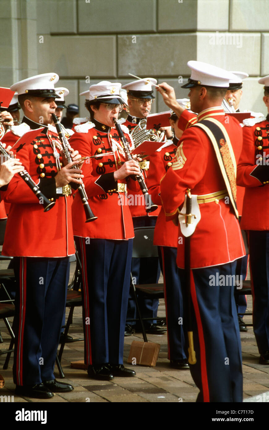 Navy marine corps band hi-res stock photography and images - Alamy