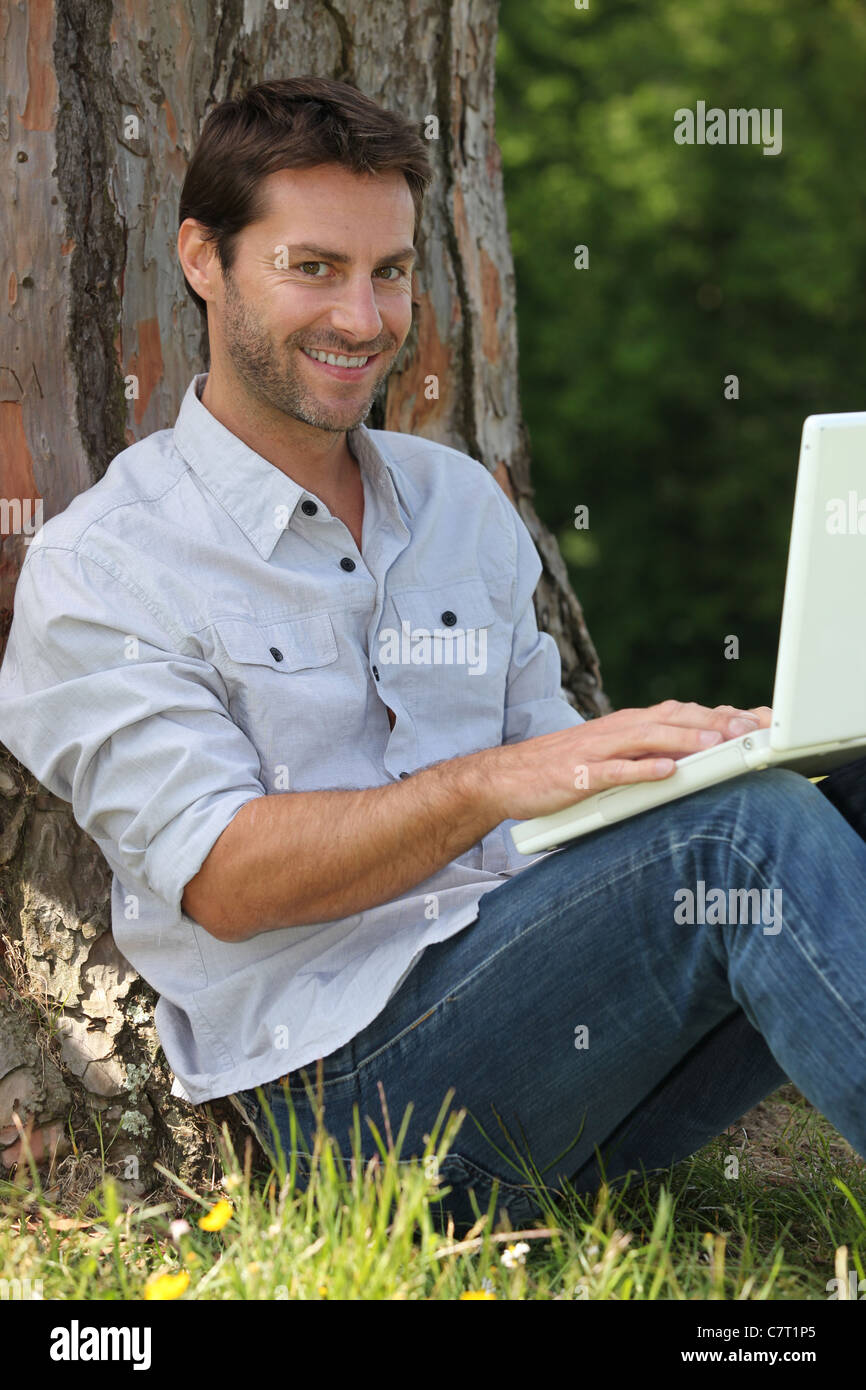 Shady computer man hi-res stock photography and images - Alamy