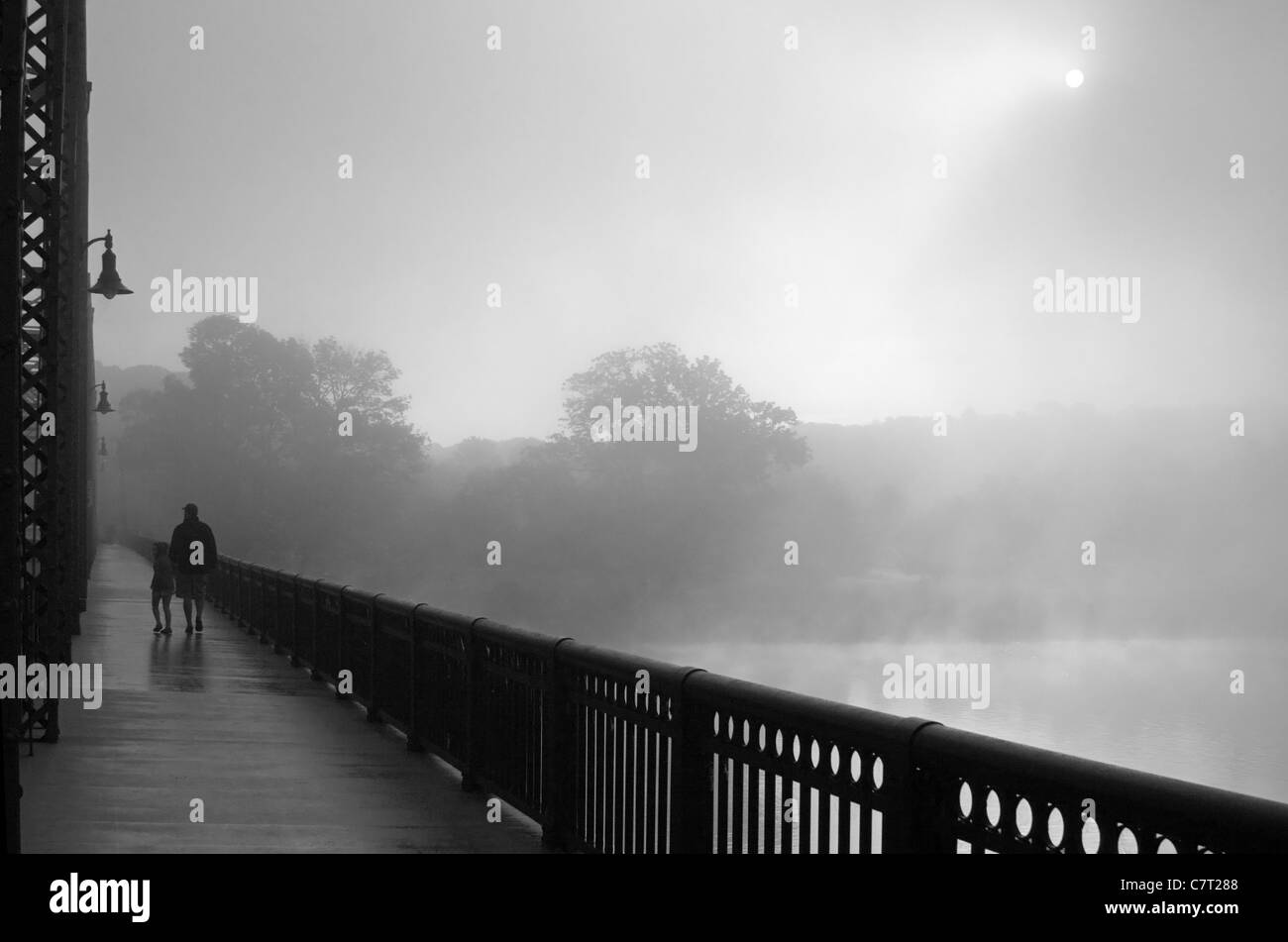 The new hope lambertville bridge hi-res stock photography and images ...
