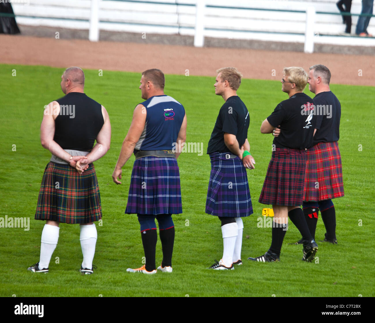 Kilted athletes hi-res stock photography and images - Alamy