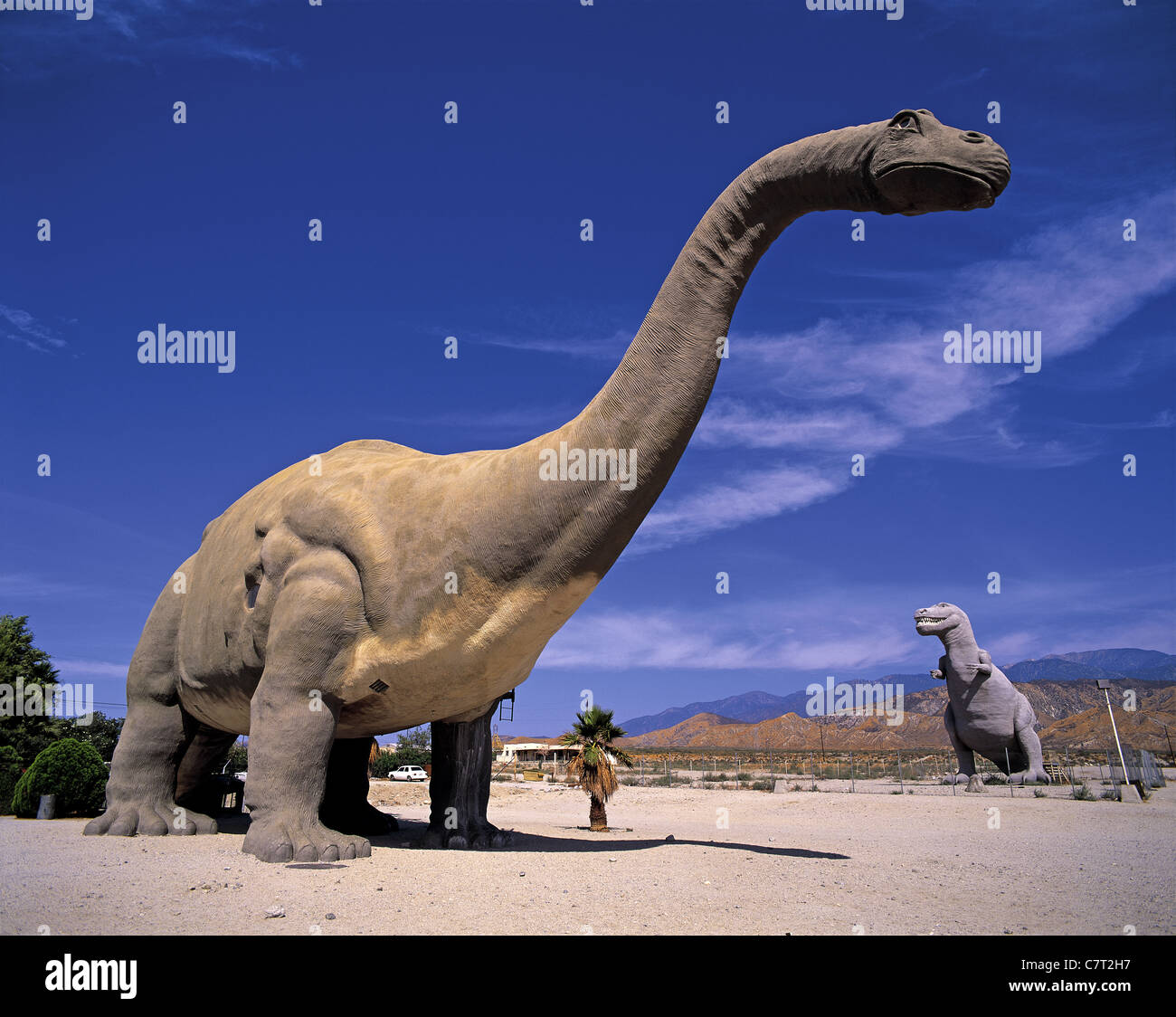 Dinosaur replica at Cabazon truck stop near Banning, California, USA ...