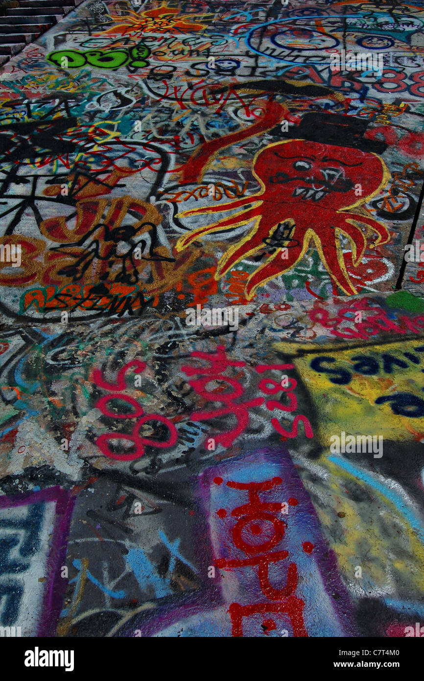 Graffiti, Stunt Road, Calabasas, California Stock Photo - Alamy