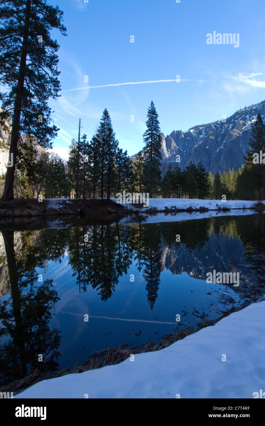 Reflections in merced river hi-res stock photography and images - Alamy