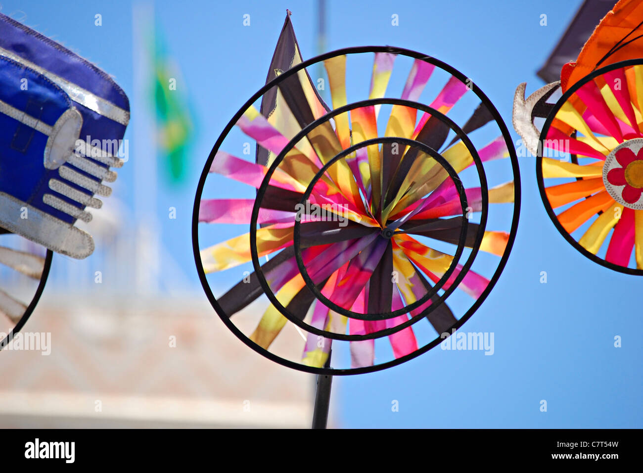 Spin spinning pinwheels hi-res stock photography and images - Alamy