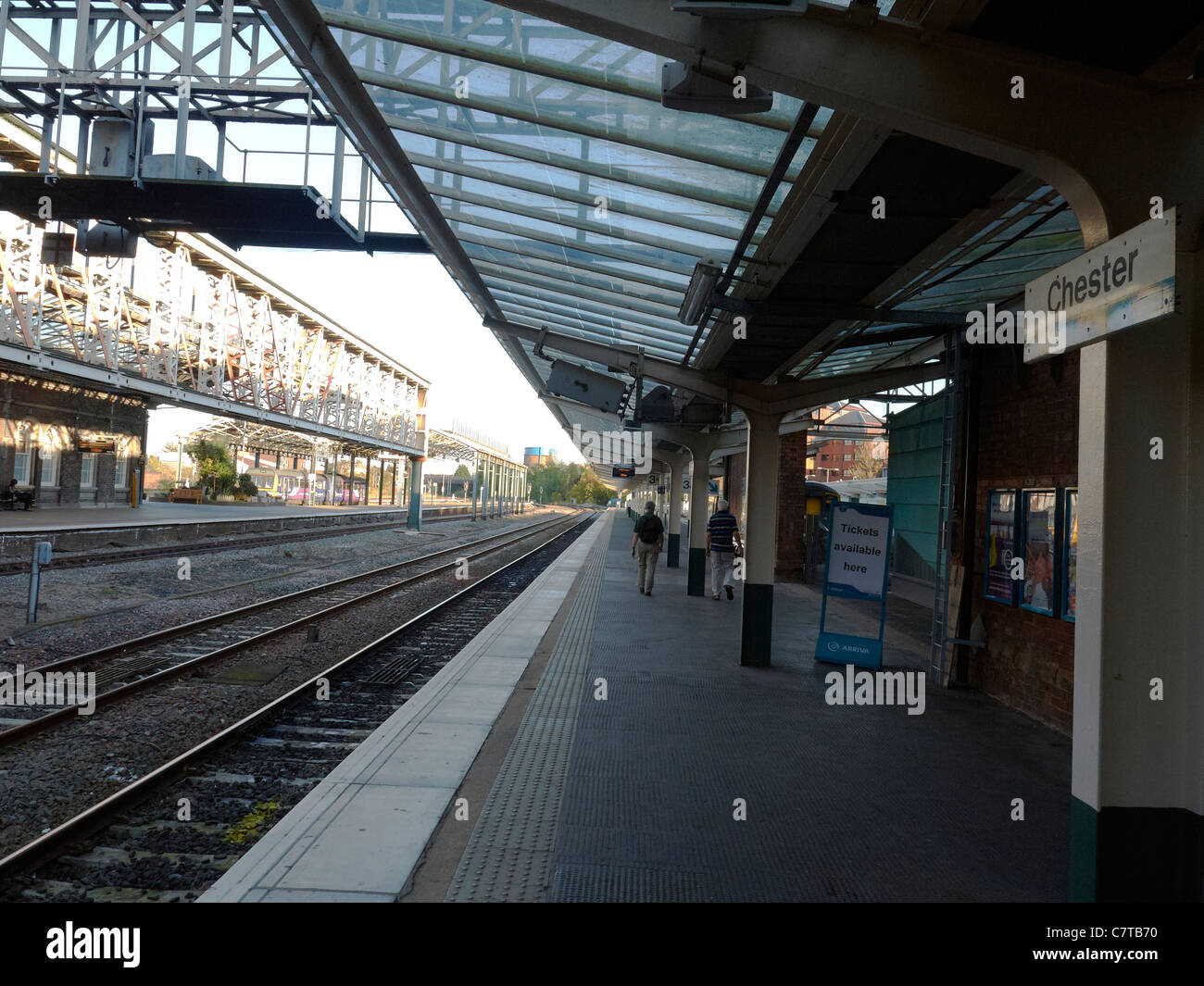 Chester railway station hi-res stock photography and images - Alamy