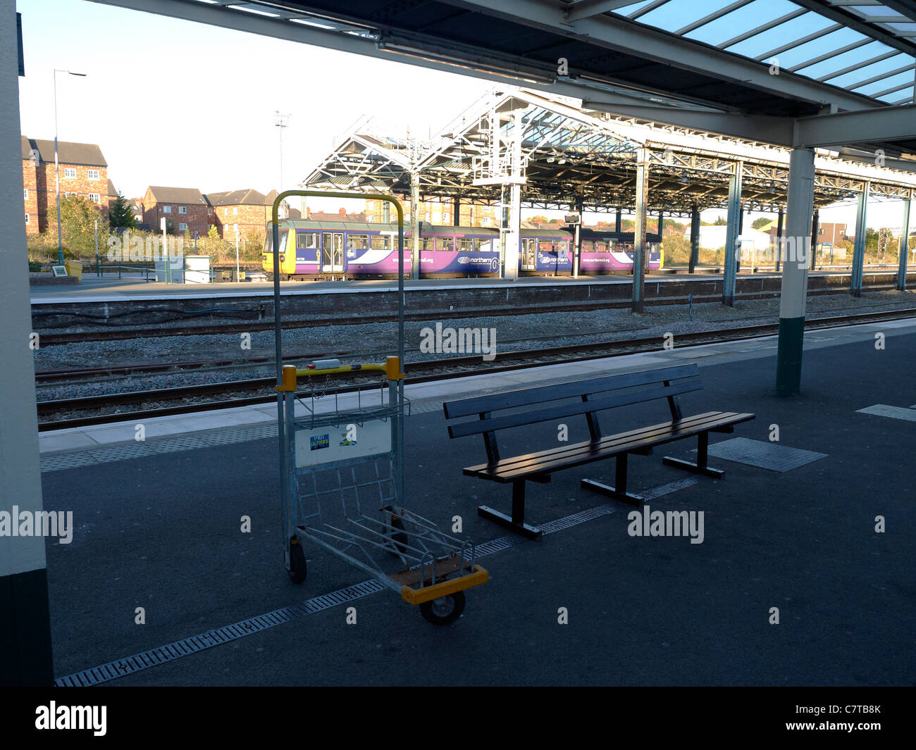 Chester train station hi-res stock photography and images - Alamy
