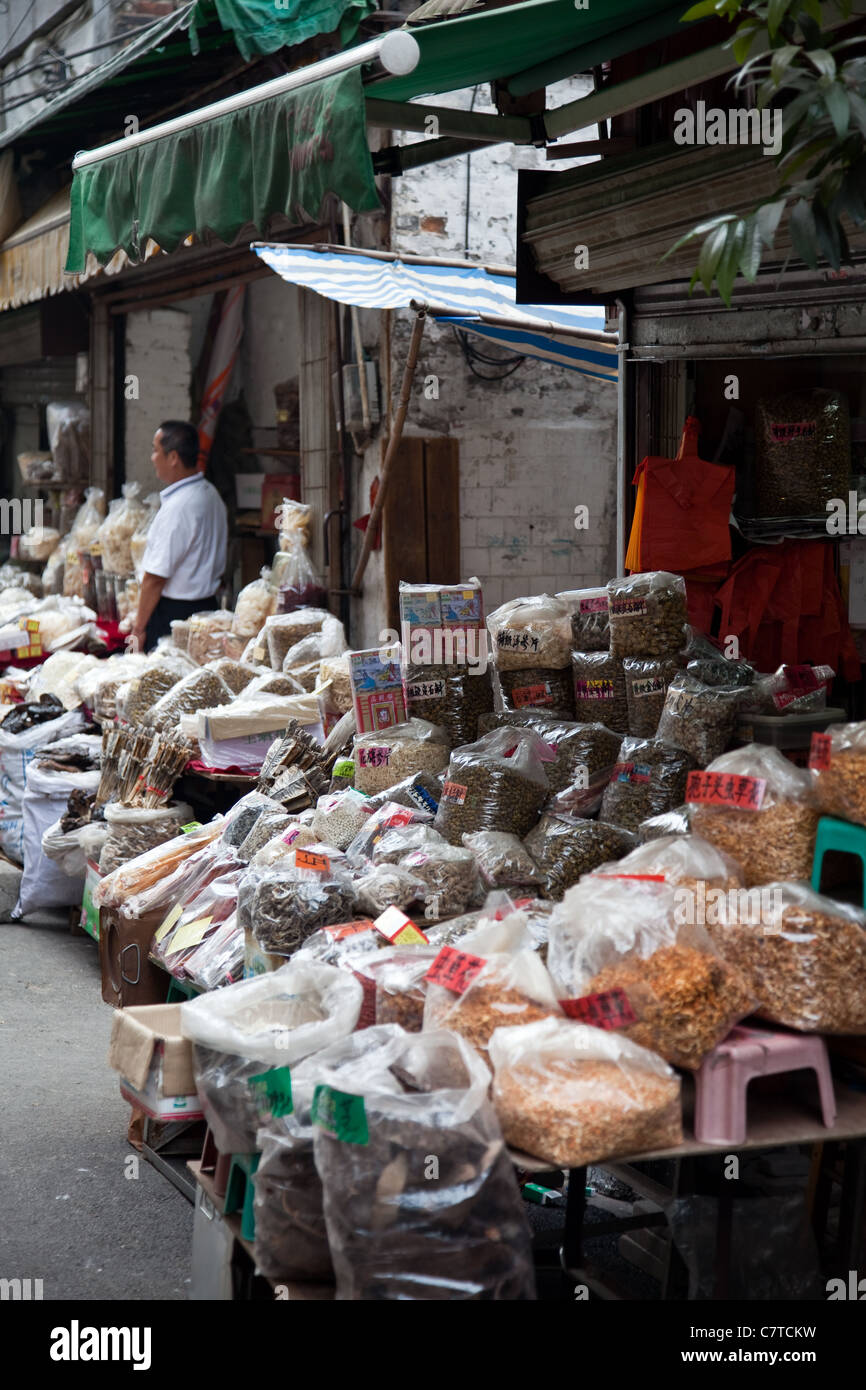 Traditional Chinese Medicine Market in Qing Ping Road, Guangzhou, China ...