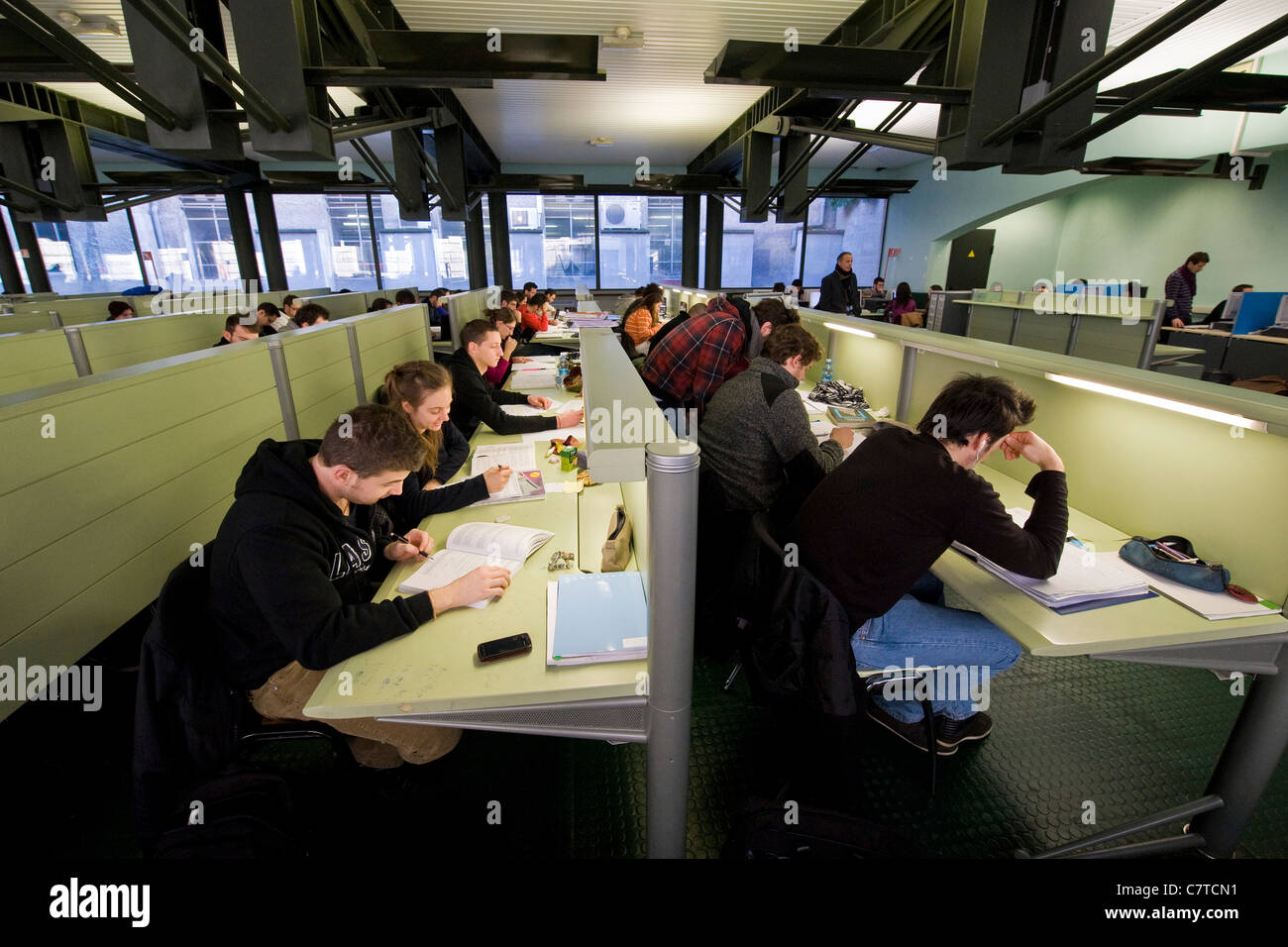 University classroom milan hi-res stock photography and images - Alamy