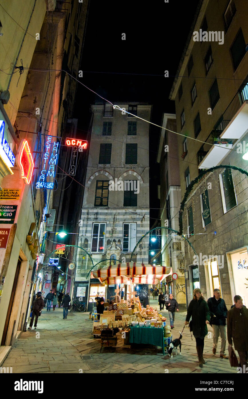 Carrugio hi-res stock photography and images - Alamy