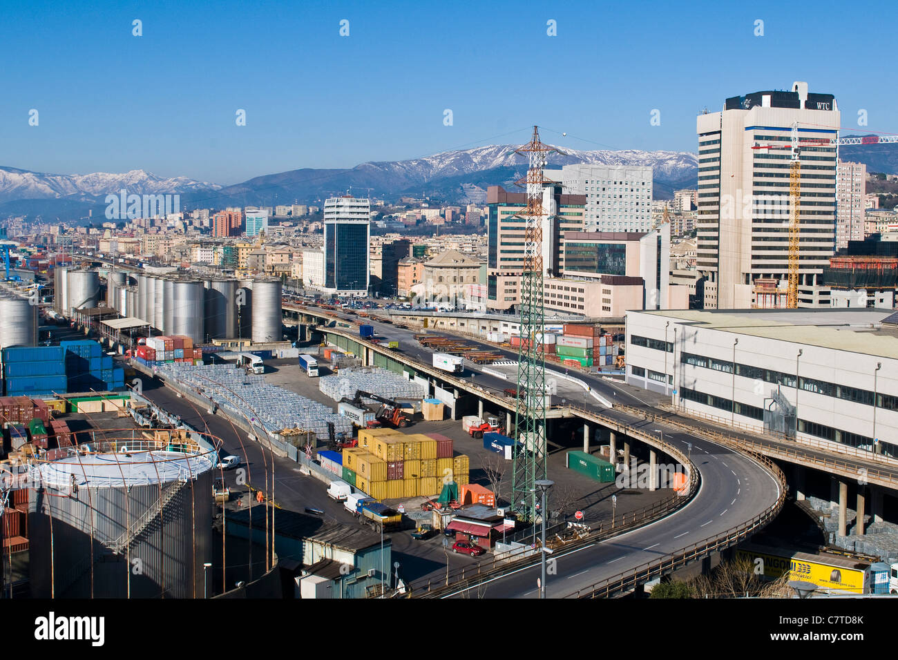 Harbour docks hi-res stock photography and images - Alamy