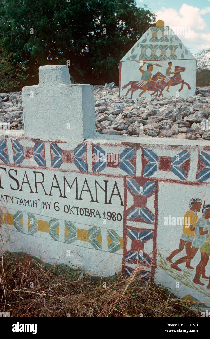 Madagascar mahafaly tomb hi-res stock photography and images - Alamy