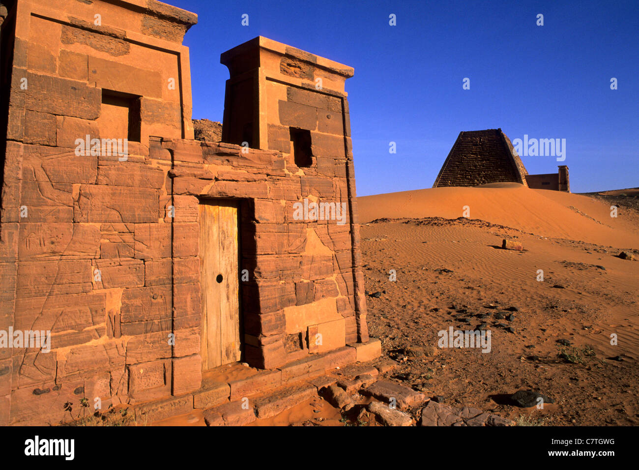 Africa, Sudan, Nubia, Meroe, the ruins Stock Photo - Alamy
