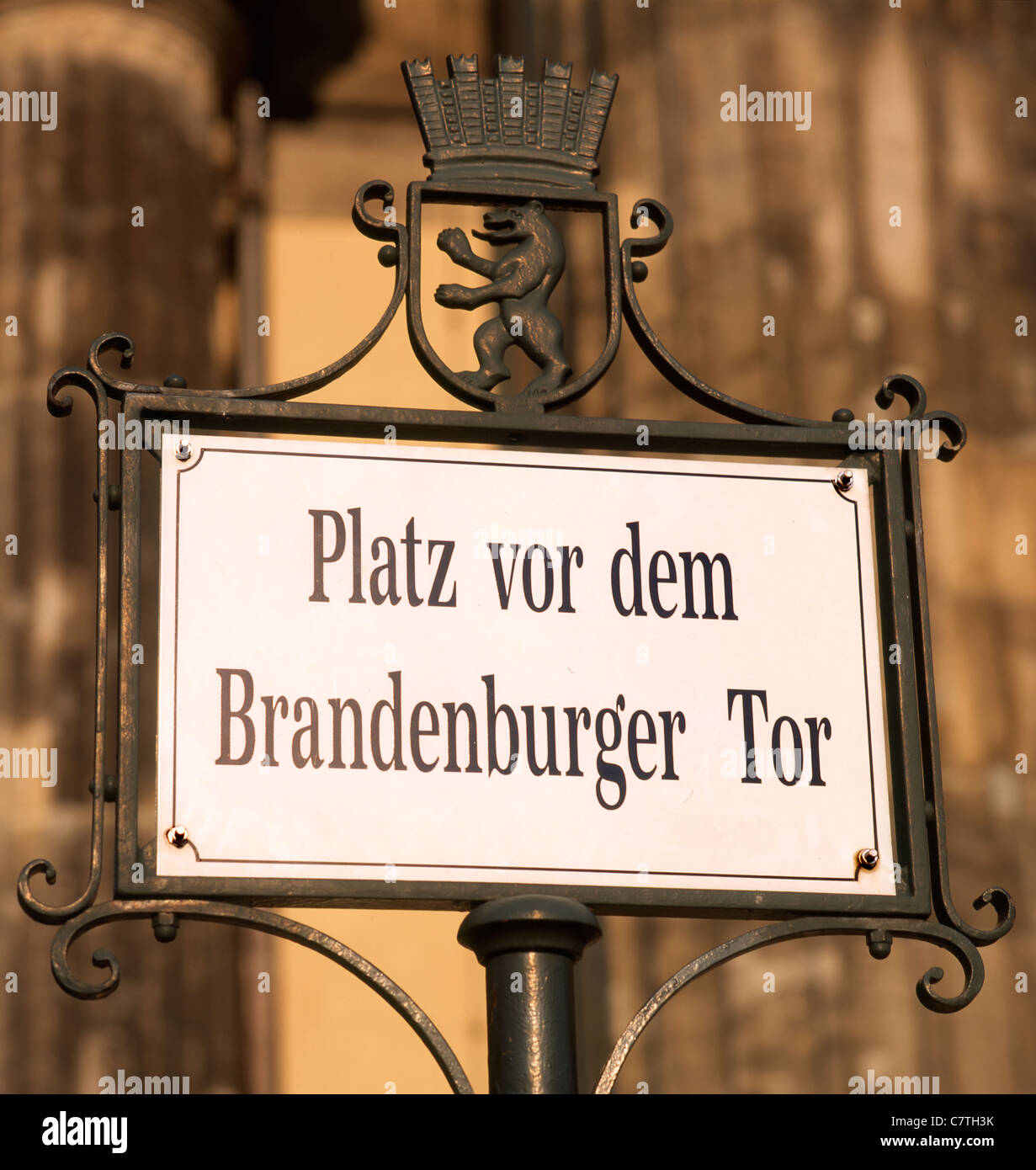 Germany Berlin street sign by Brandenburg gate Stock Photo - Alamy
