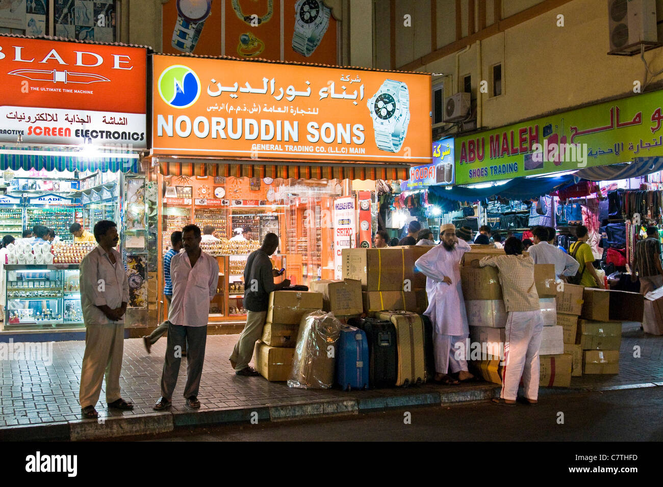Street scene deira dubai hi-res stock photography and images - Alamy